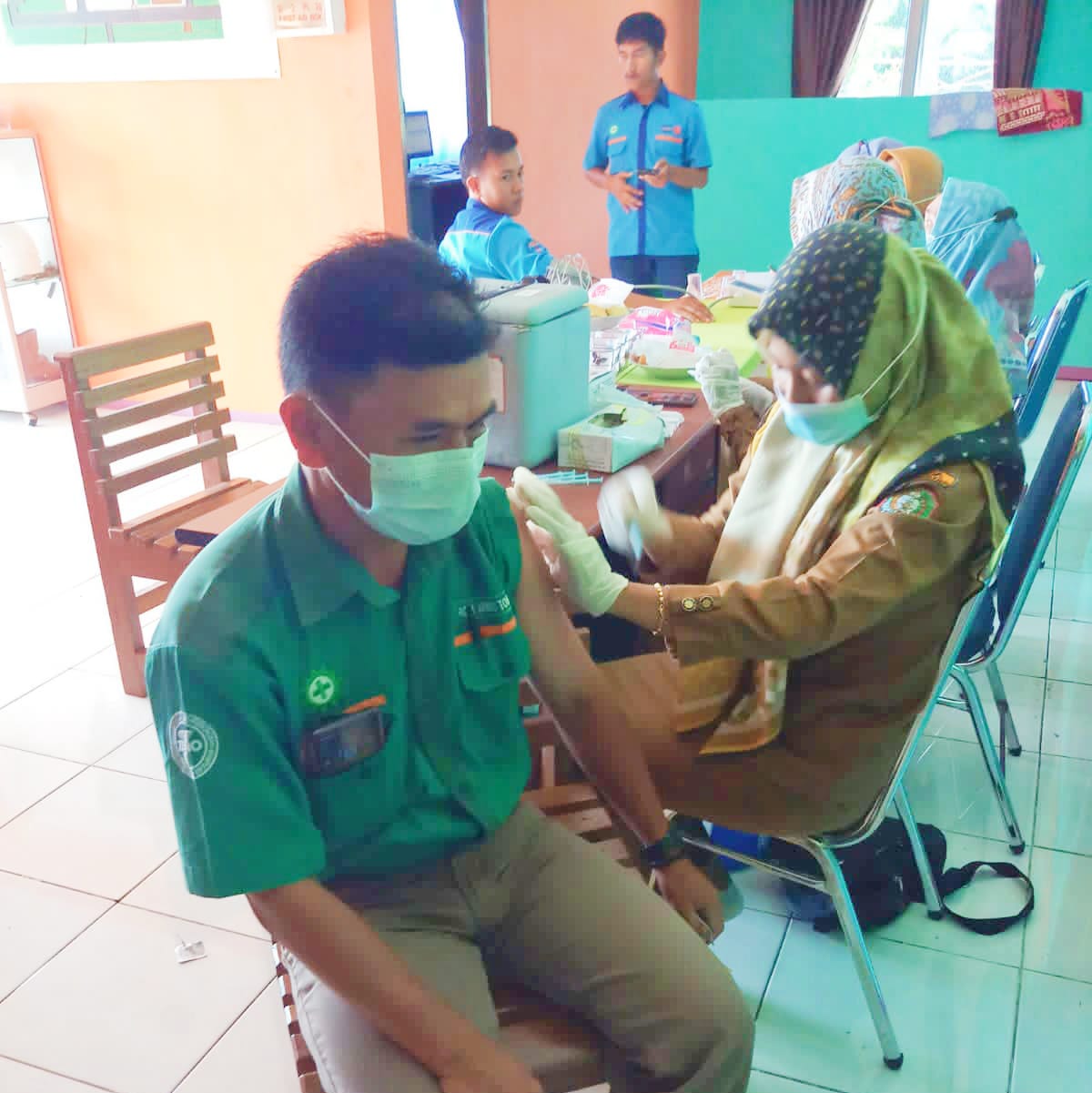 Gandeng Puskesmas Beriang Tinggi, PT APS Gelar Vaksinasi Booster Untuk ...