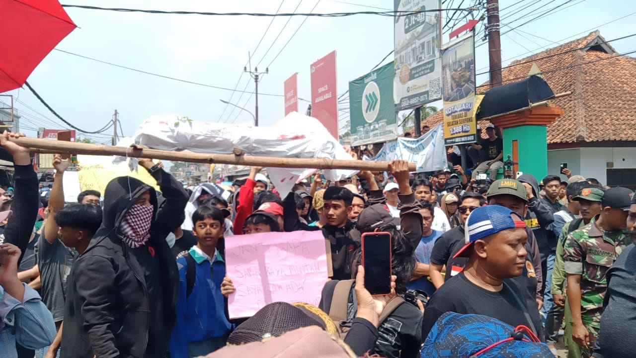 Camat Parungpanjang Icang Aliudin Dituntut Meminta Maaf Kepada Warga ...