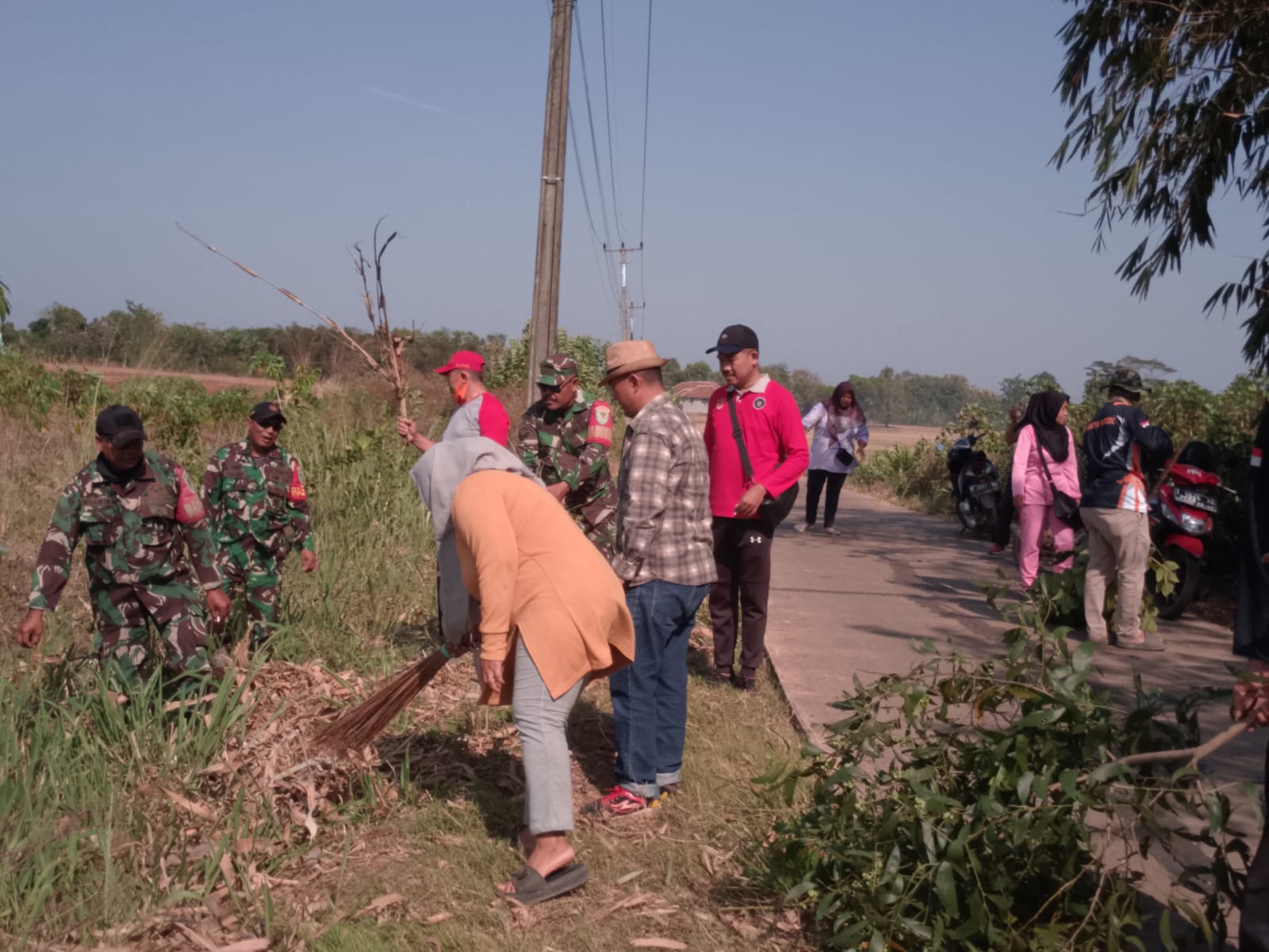 Pemerintah Kecamatan Cipunagara, Subang Lakukan Jumat Bersih Sepanjang ...