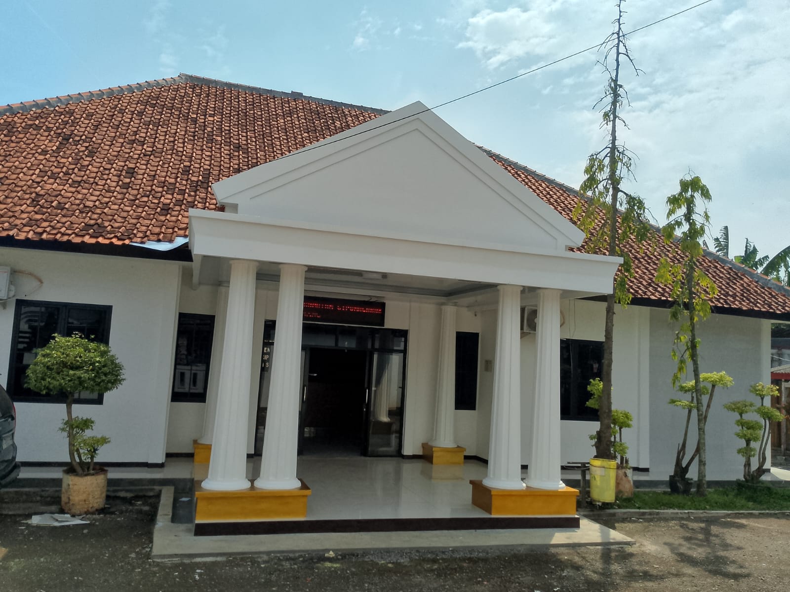 Usai Direhab, Kantor Kecamatan Cipunagara Subang Kini Terlihat Makin ...